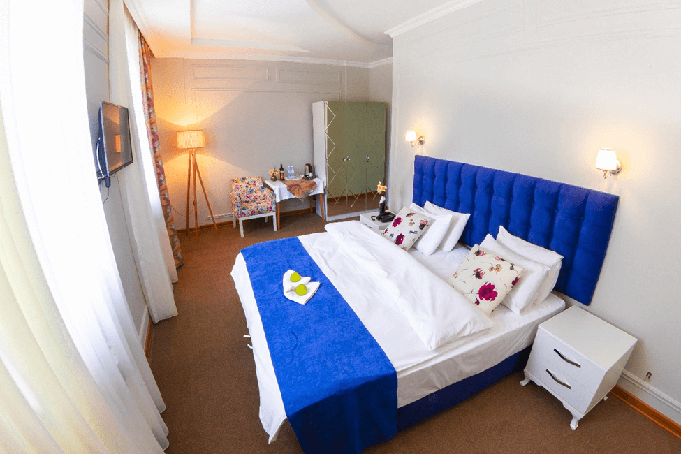 Top 10 Best and Most Popular Cheap Hotels in the UK